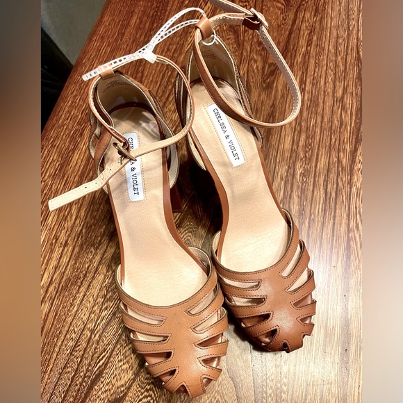 Chelsea & Violet | Shoes | New Chelsea And Violet Arina Platform ...